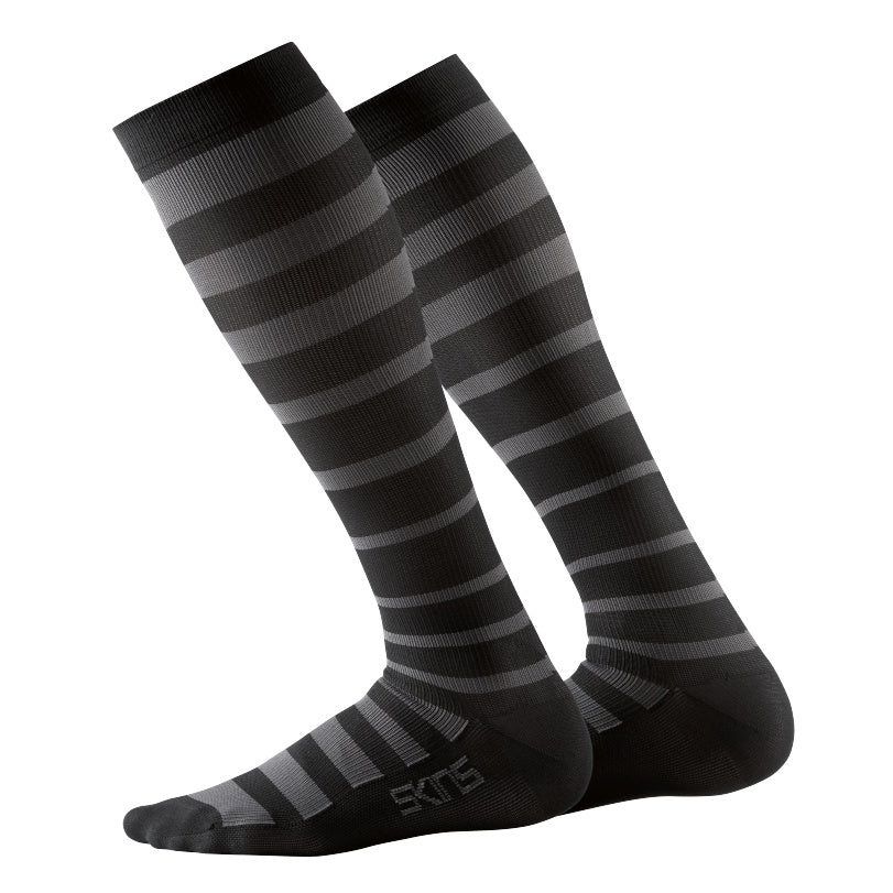 SKINS ESSENTIALS Recovery Socks - Black/Charcoal – SKINS Compression NZ