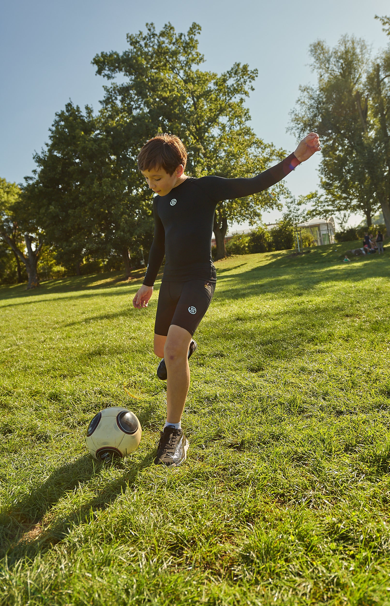 SKINS Youth Series-1 Long Sleeve Top - Black – SKINS Compression NZ